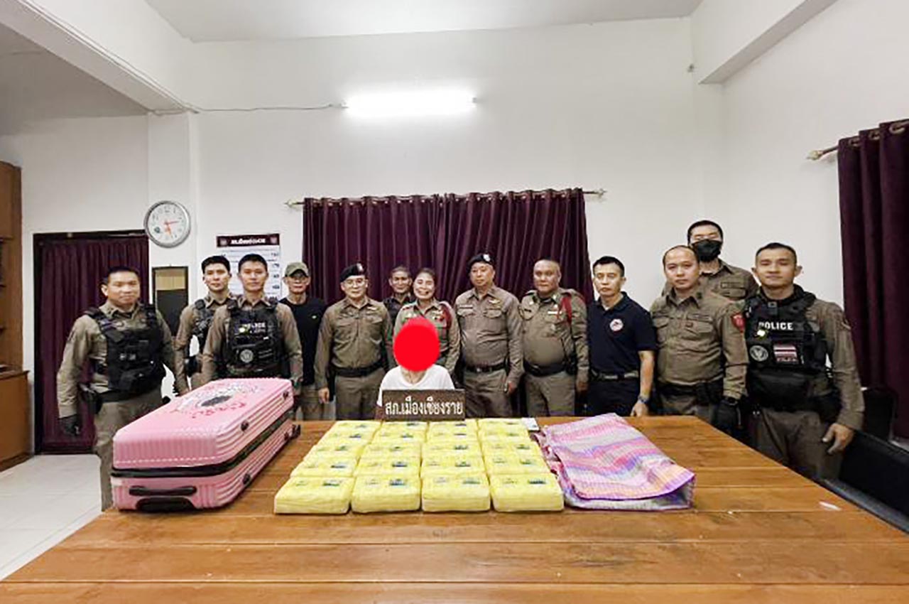 ตำรวจเมืองเชียงราย รวบผู้โดยสารขนยาบ้า 2 แสนเม็ดค่าขนส่ง - World ...